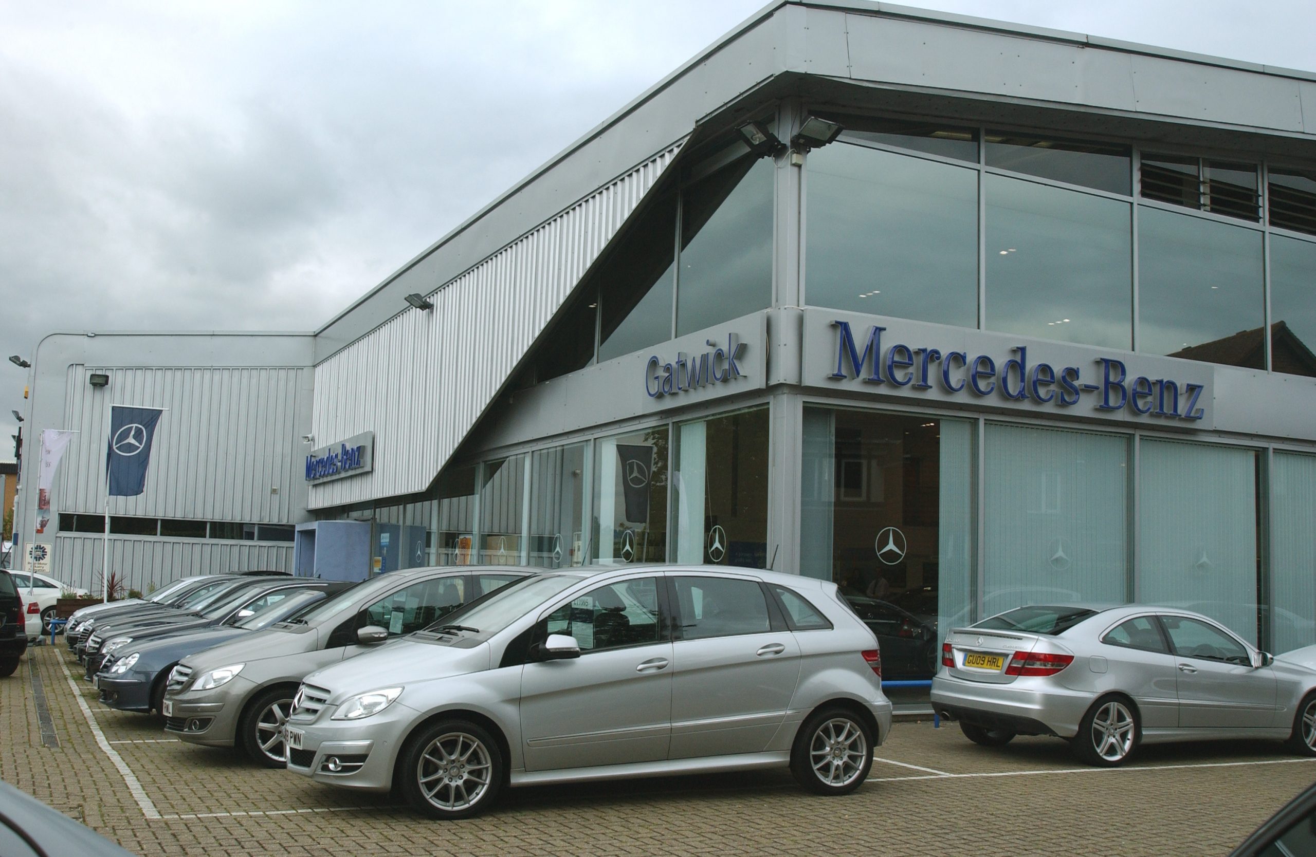 Lookers Mercedes-Benz set to launch new dealer near Gatwick – Car ...