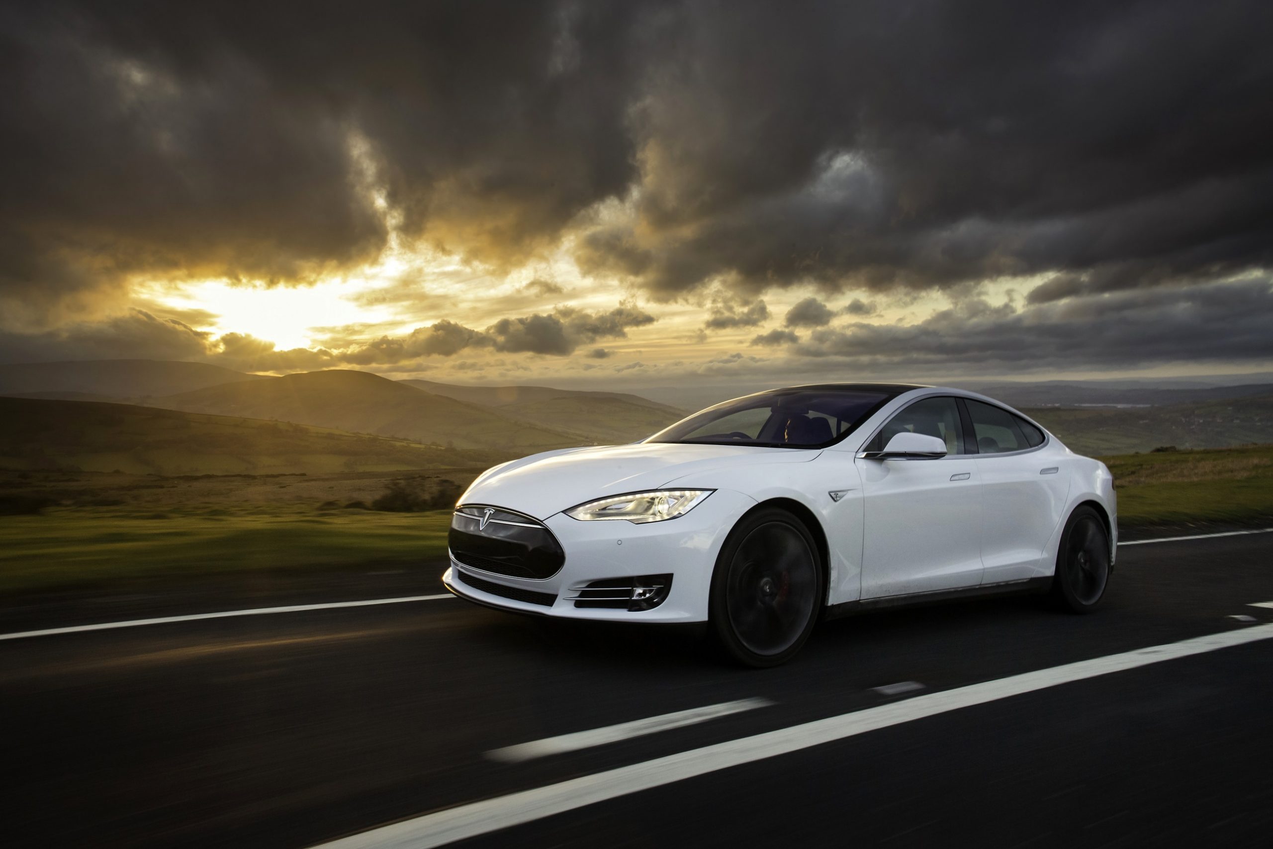 Tesla embraces the Midlands with latest store in Birmingham – Car ...