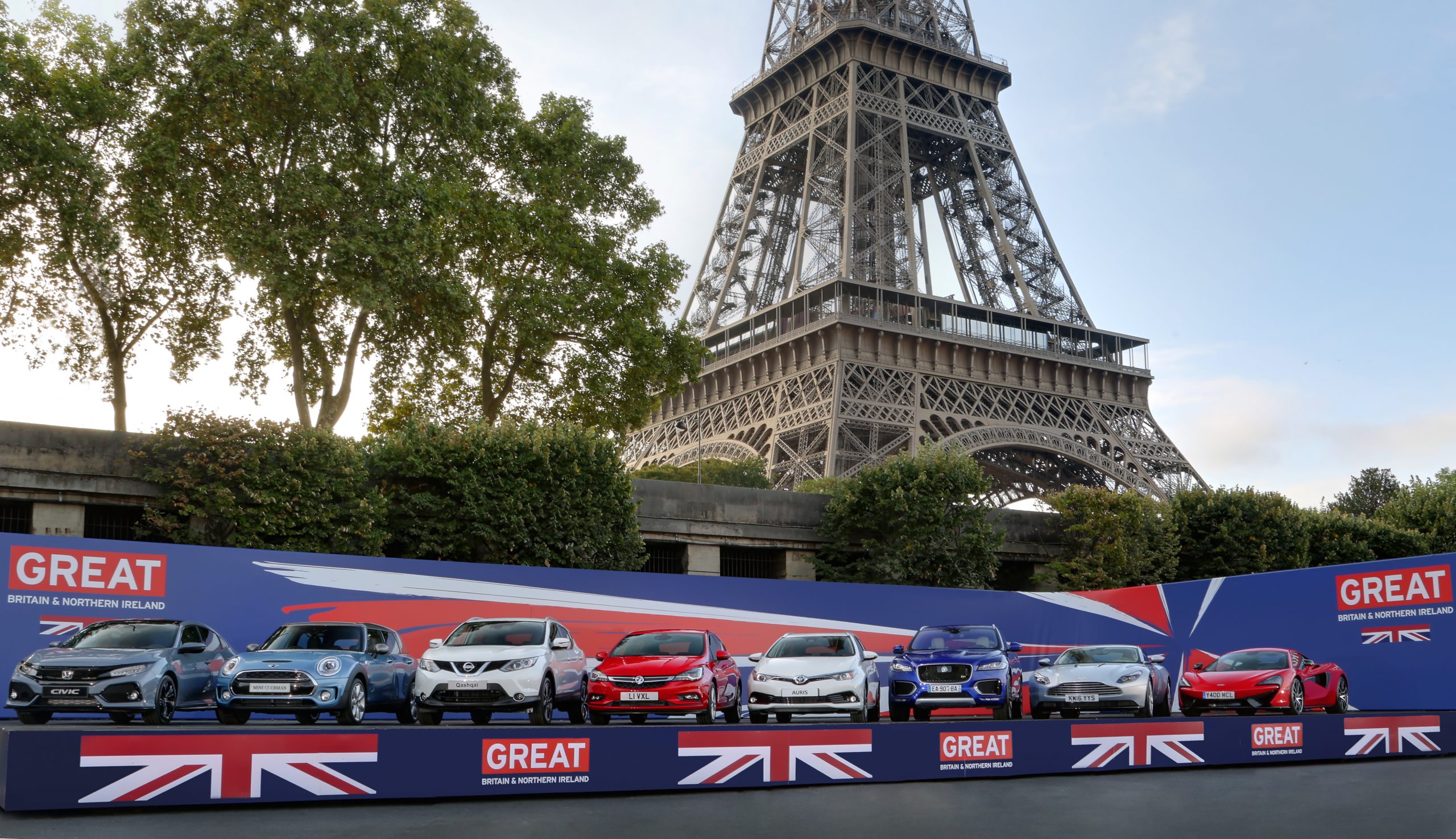 Brexit threatens UK's car manufacturing industry, according to report ...