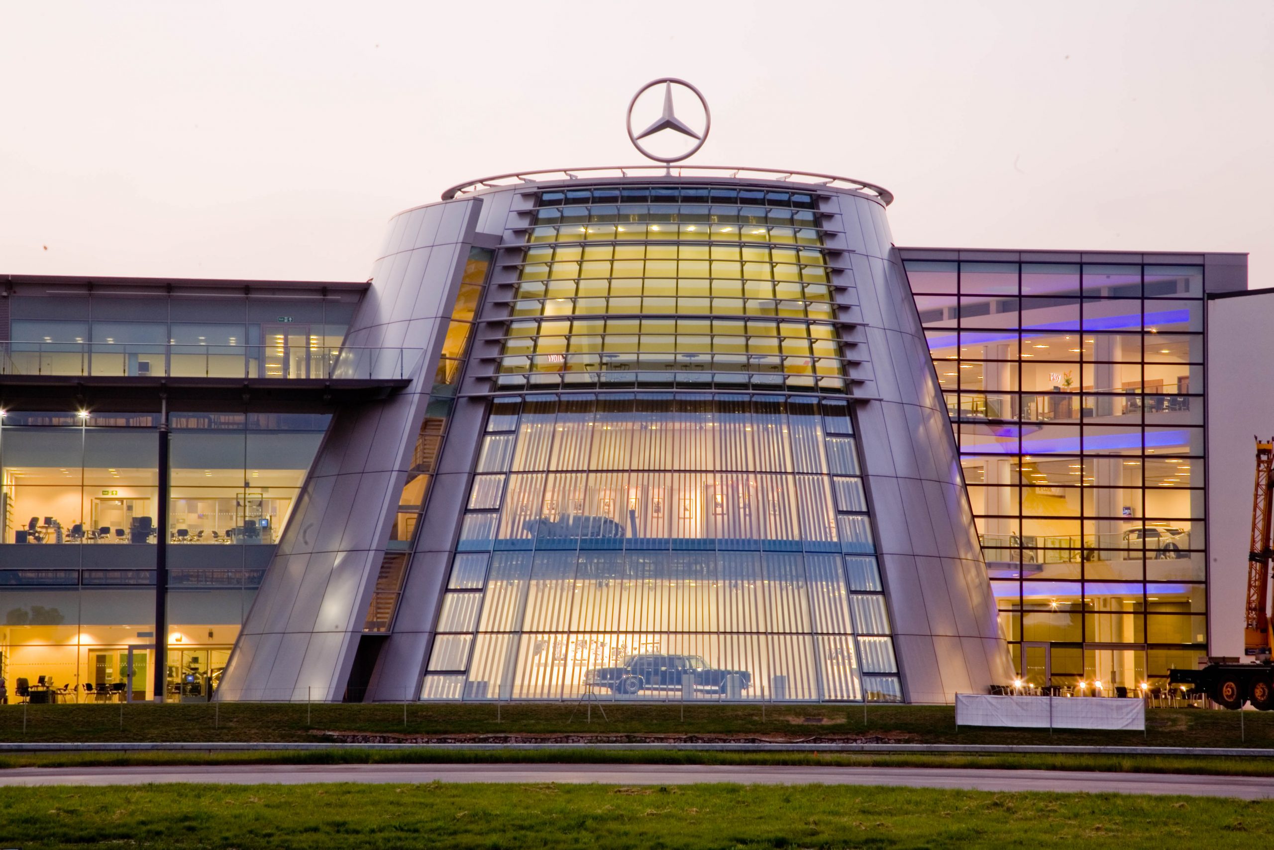 Happy 10th birthday to Surrey's Mercedes-Benz World! – Car Dealer Magazine