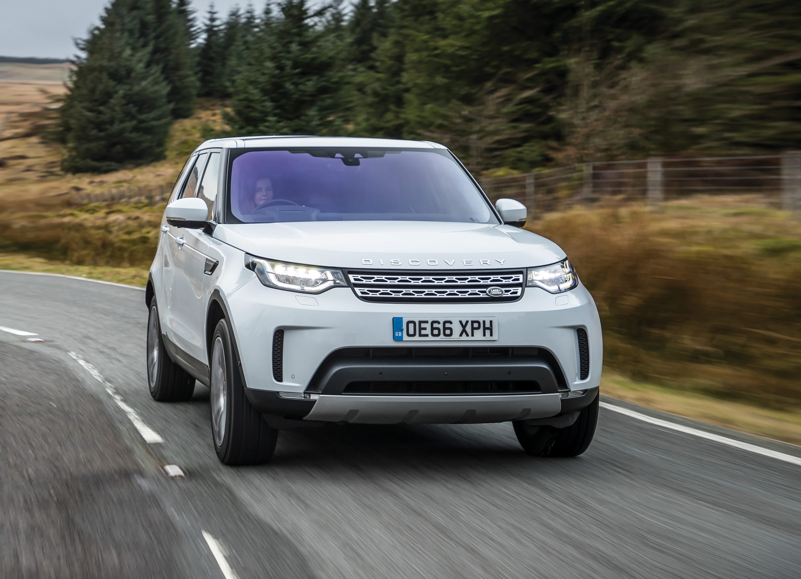 First Drive: Land Rover Discovery – Car Dealer Magazine