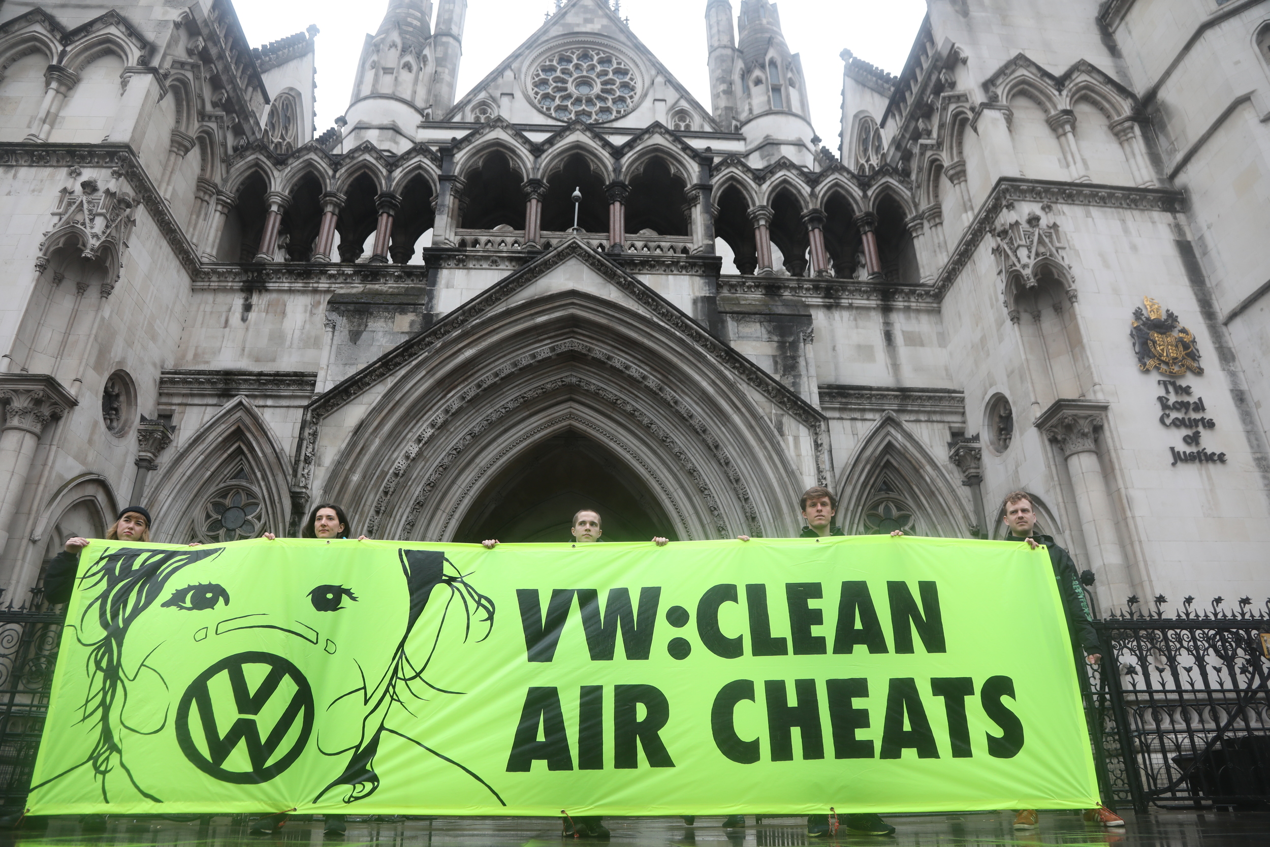 Greenpeace protesters call for justice as VW in High Court – Car Dealer ...