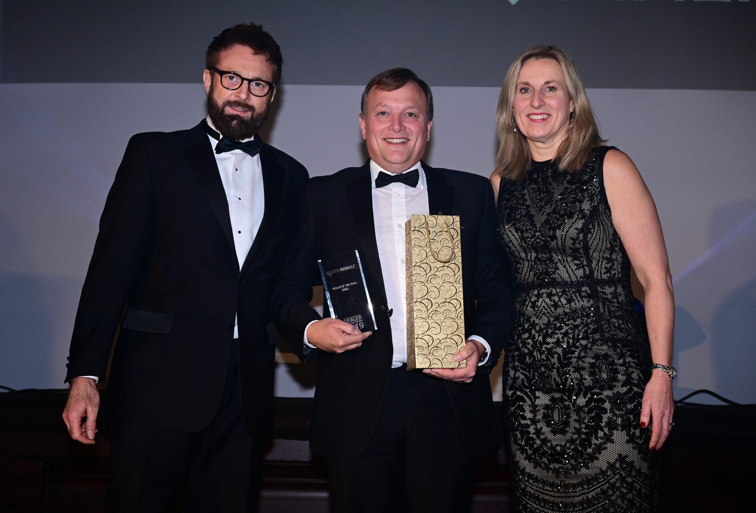 Awards for top dealers as Groupe Renault looks back on a busy year ...