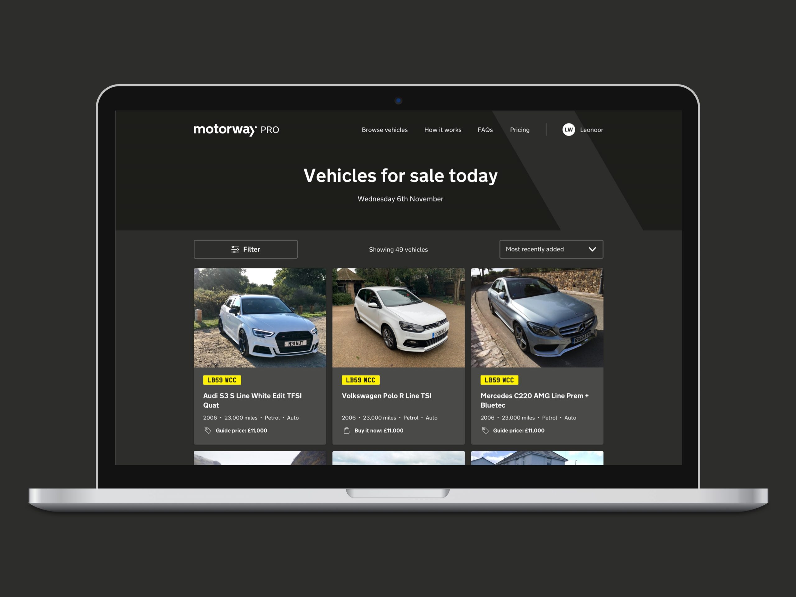 Motorway celebrates record online stock sales with free vehicle ...