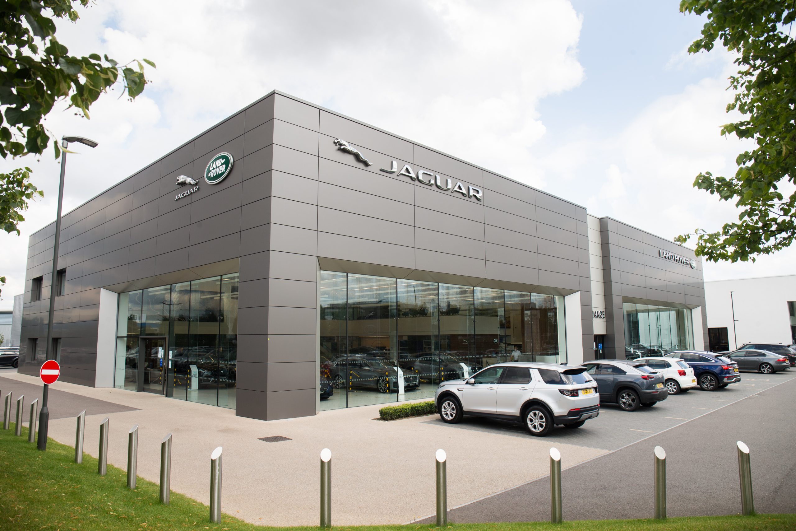 JLR overhauls online buying and launches 'Own. Subscribe. Rent ...