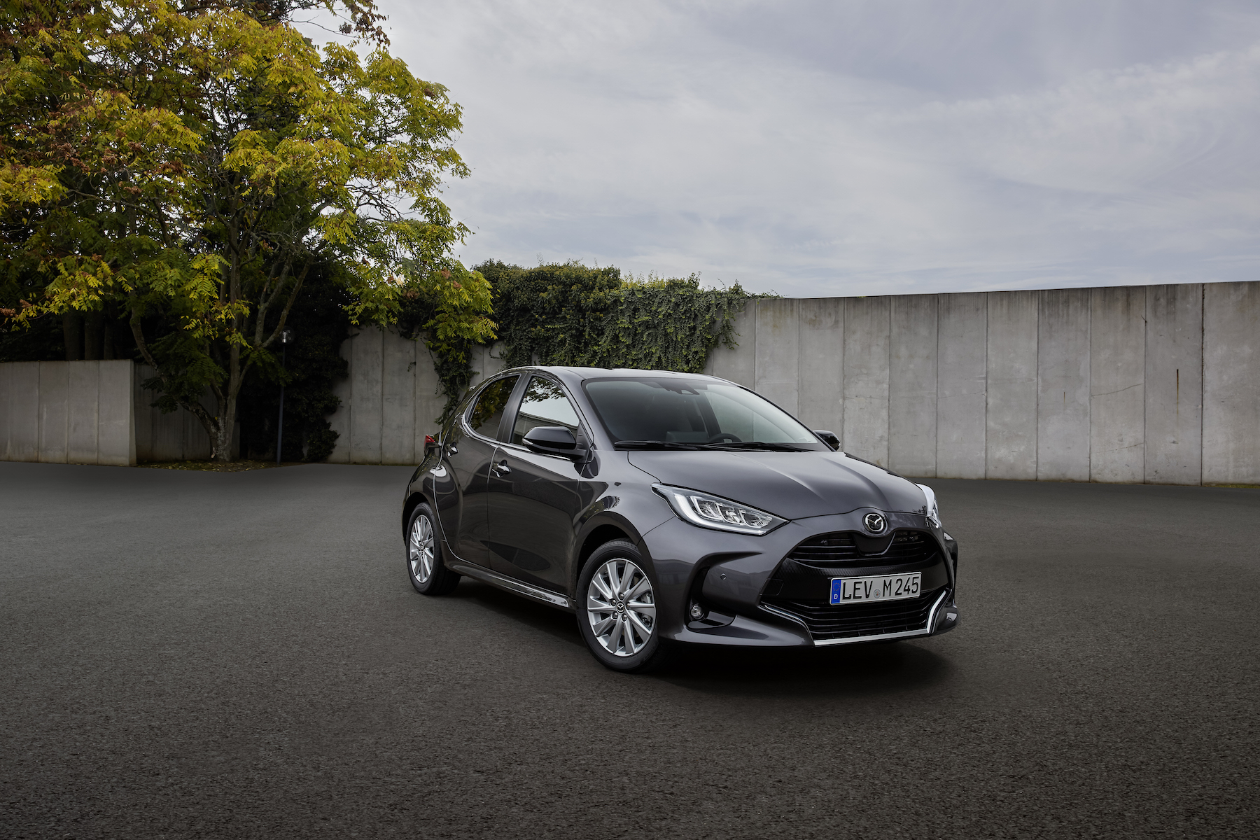 New Mazda2 Hybrid arrives with Toyota Yaris underpinnings – Car Dealer ...