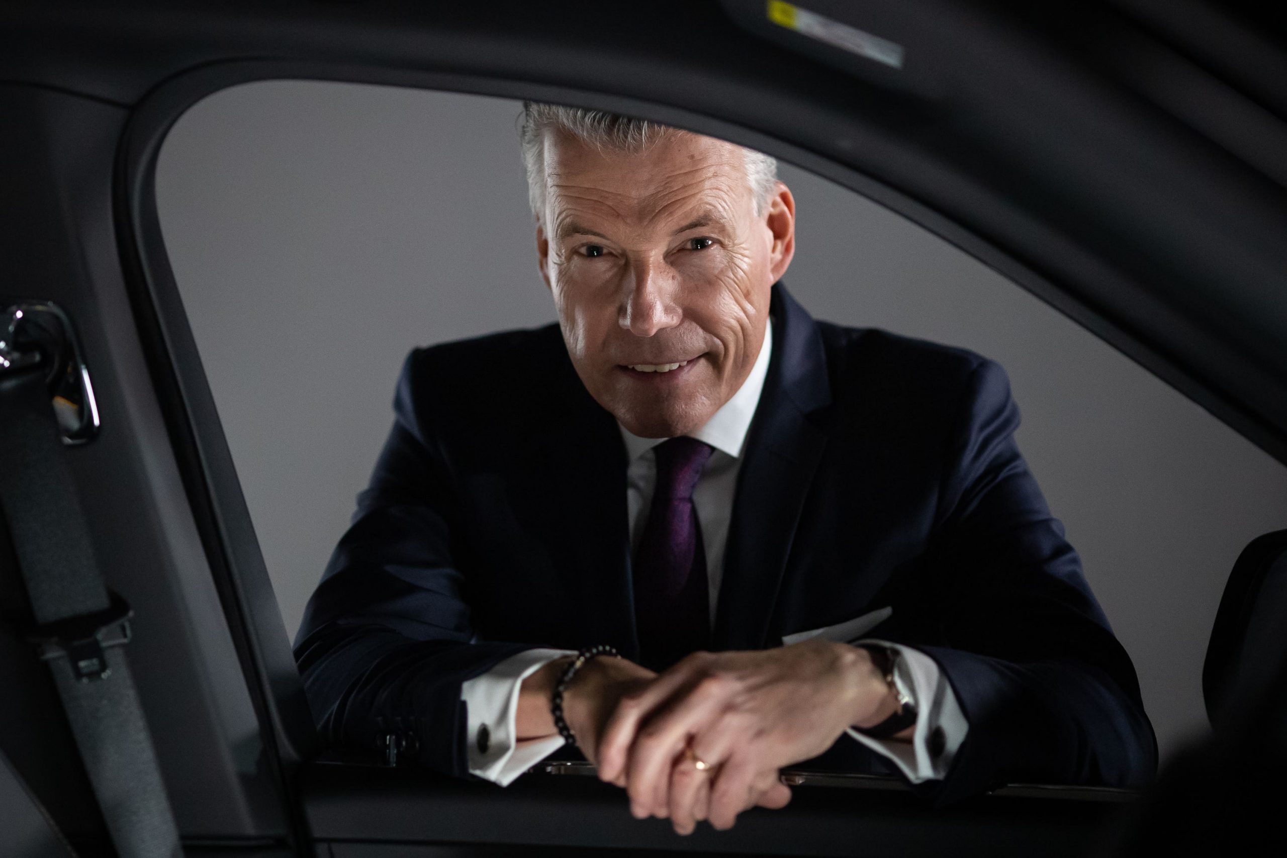 Rolls-Royce boss Torsten Müller-Ötvös announces retirement from luxury marque – Car Dealer Magazine