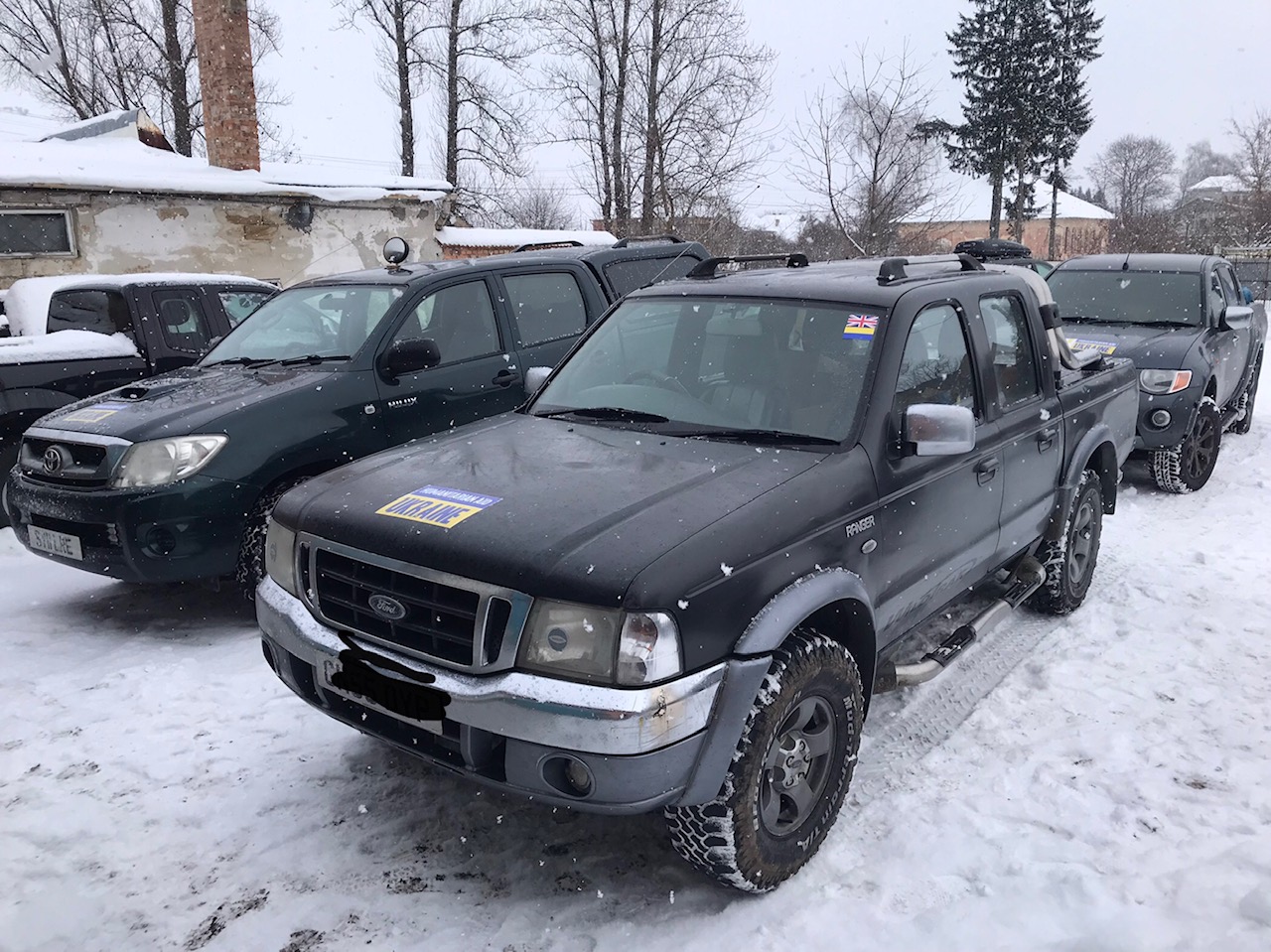 I drove to Ukraine with used car dealer SUV Prestige and donated a pick ...