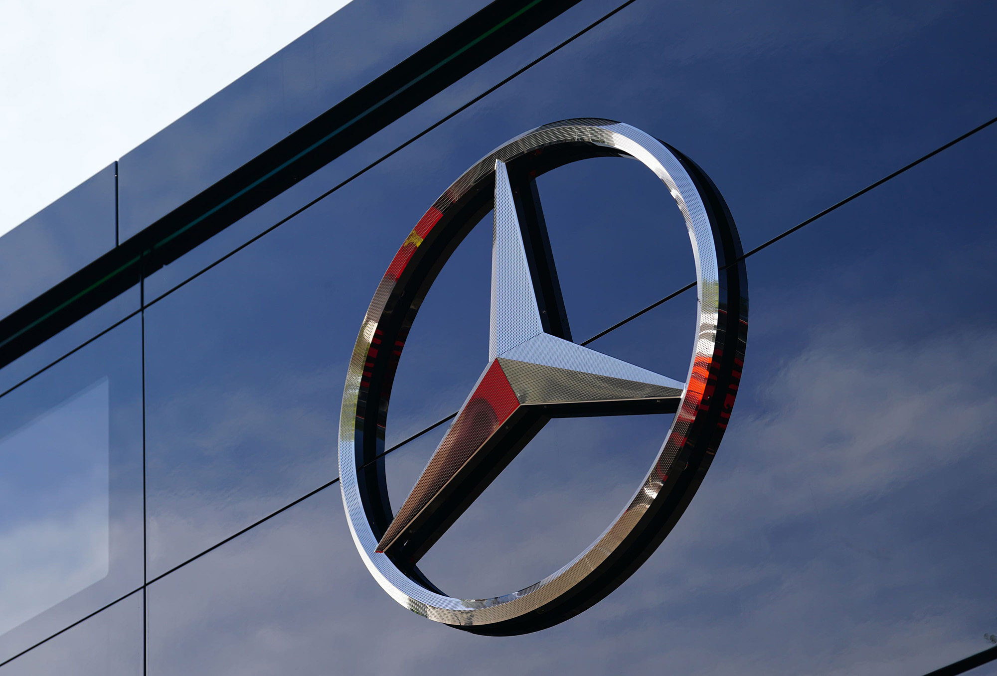 Mercedes-Benz appears before High Court for first time over emissions ...