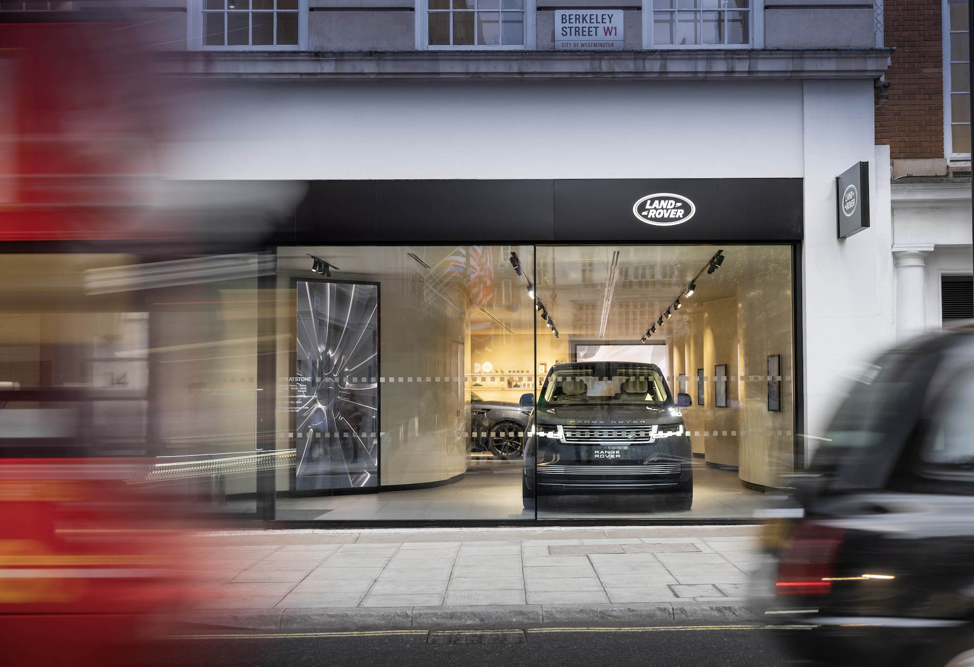 Luxurious new Stratstone Land Rover Mayfair showroom gives glimpse of ...