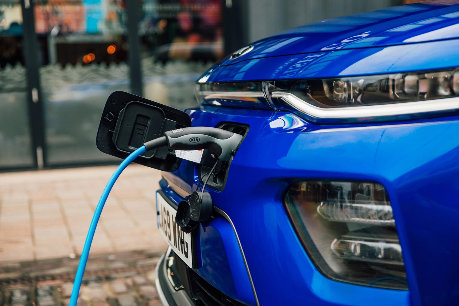 What car dealers need to know about public chargers for electric ...