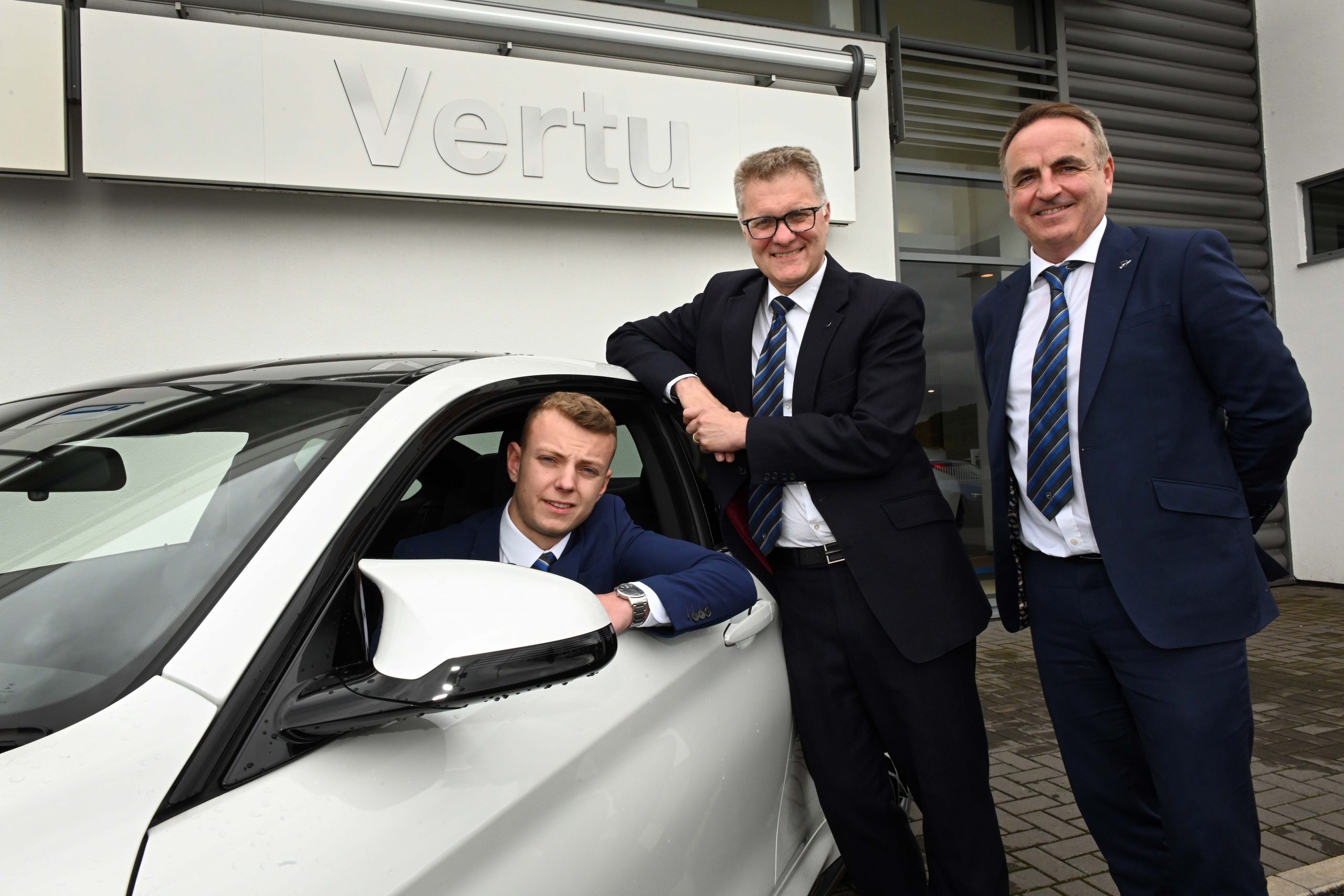 'The Ties They Are A-Changing': Vertu boss announces switch from ...