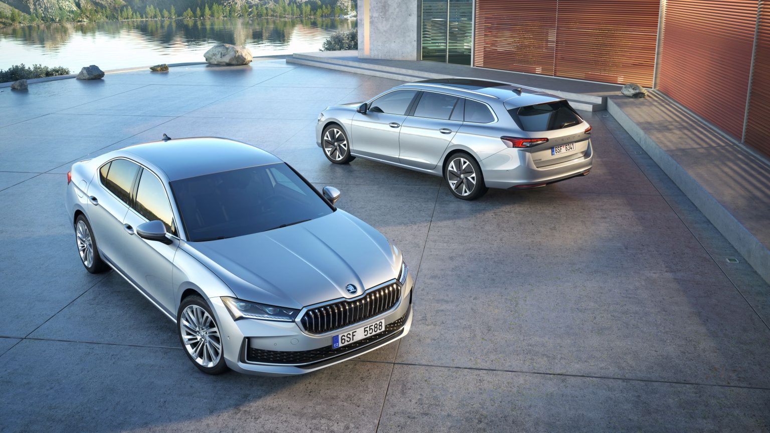 Skoda shows off smart new Superb – saloon, estate and PHEV power for ...