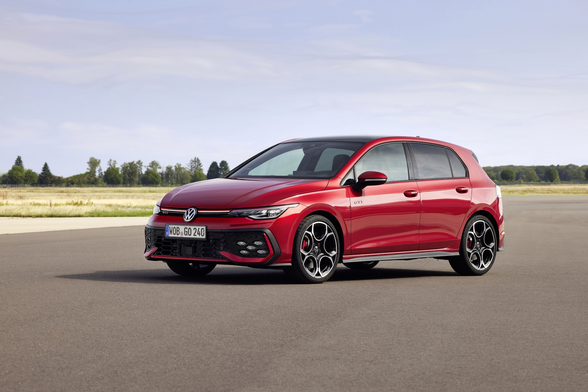Volkswagen reveals rebooted Golf Mk8.5 with new styling and better tech ...