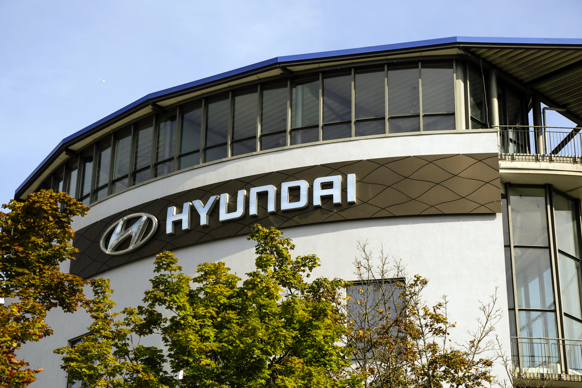 'Fab four' Hyundai UK dealerships honoured with manufacturer's global ...
