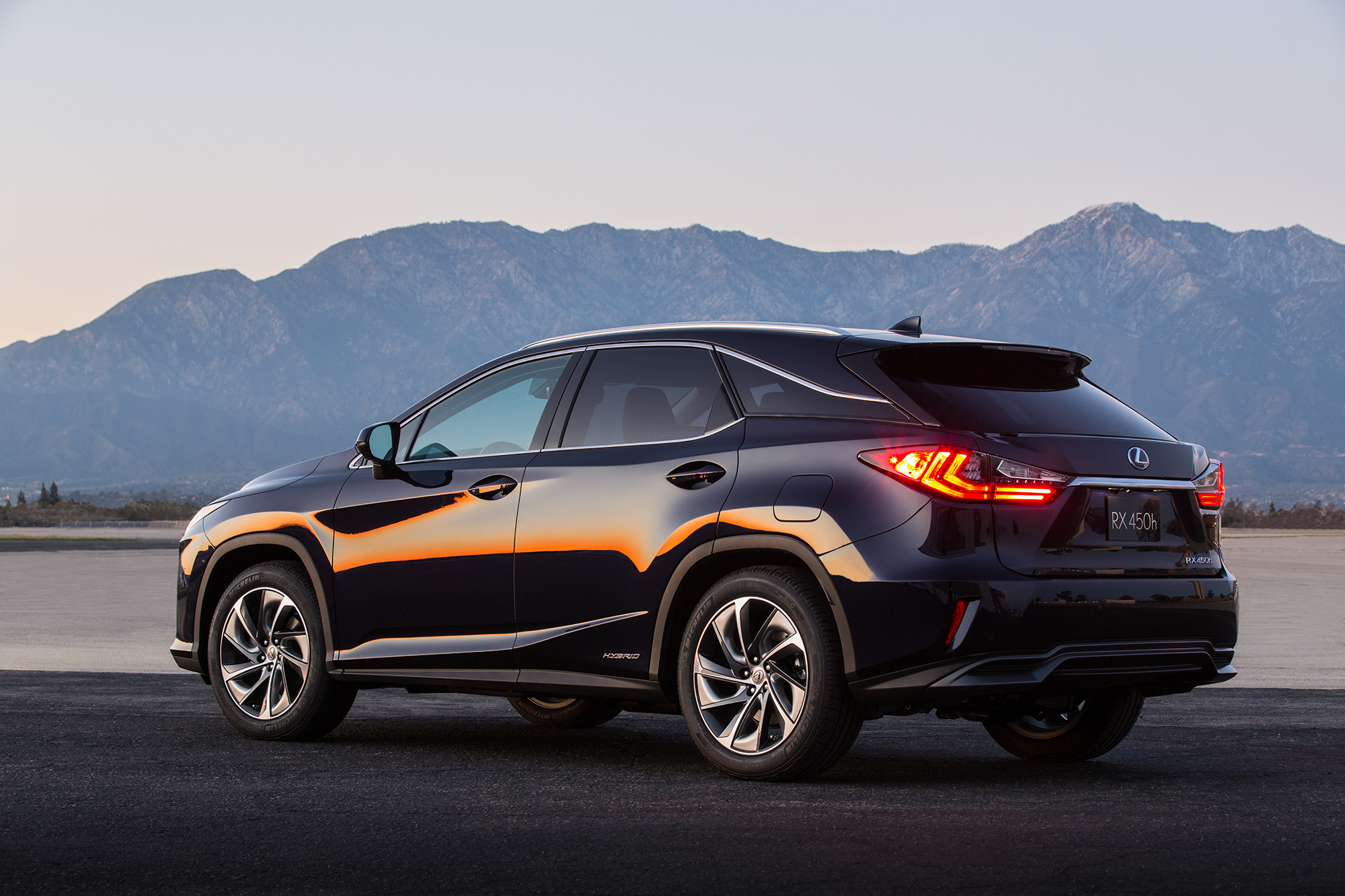 Lexus RX tops Dealer Auction chart for EV retail margins as listings ...