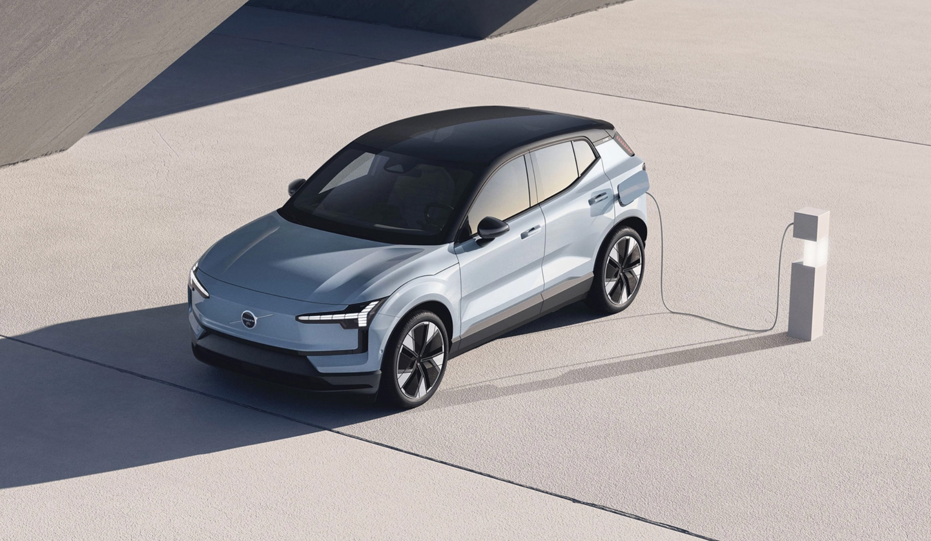 Volvo ditches target of only selling purely electric cars by 2030 – Car ...
