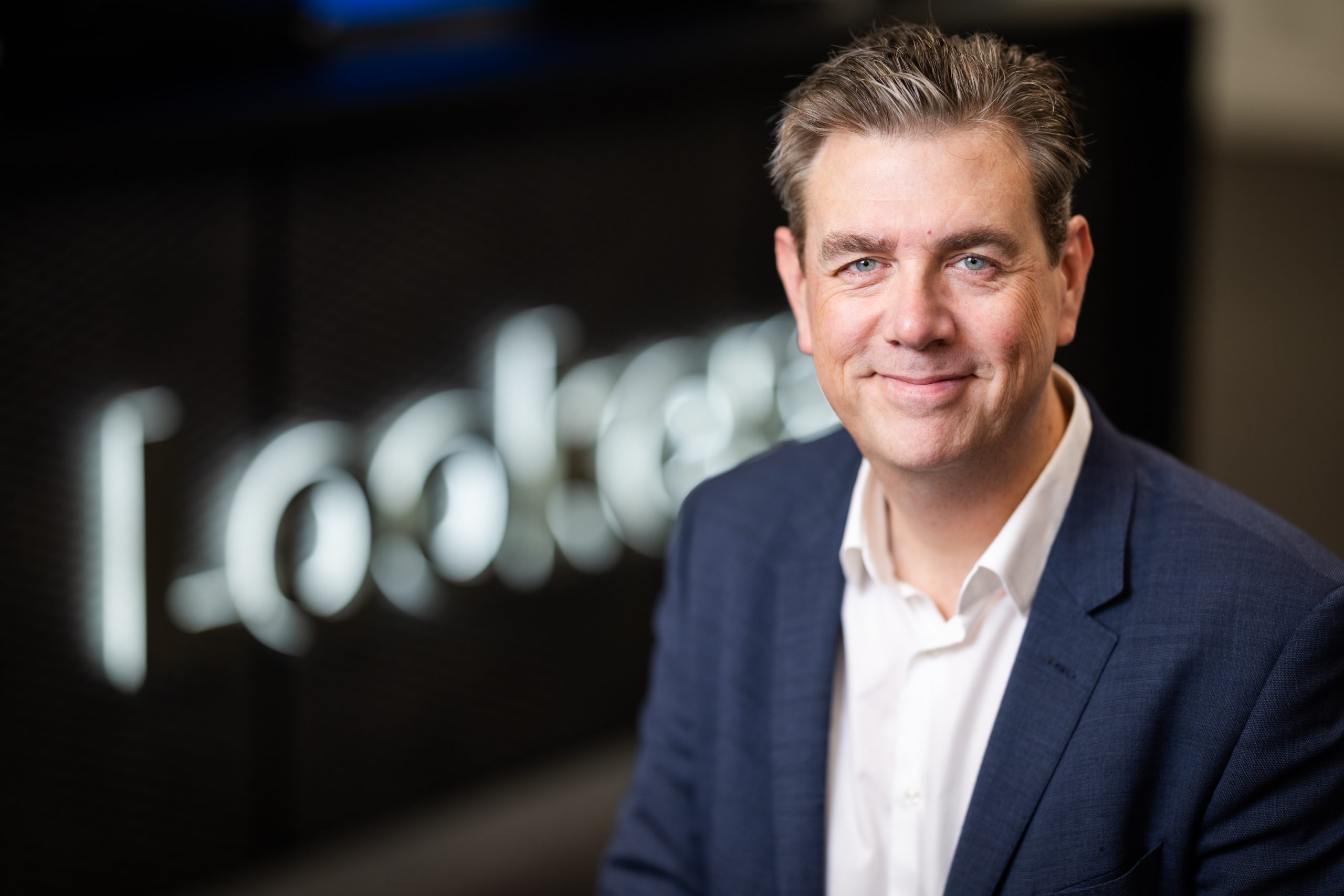 Former Volkswagen boss Alex Smith appointed chair of dealer group ...