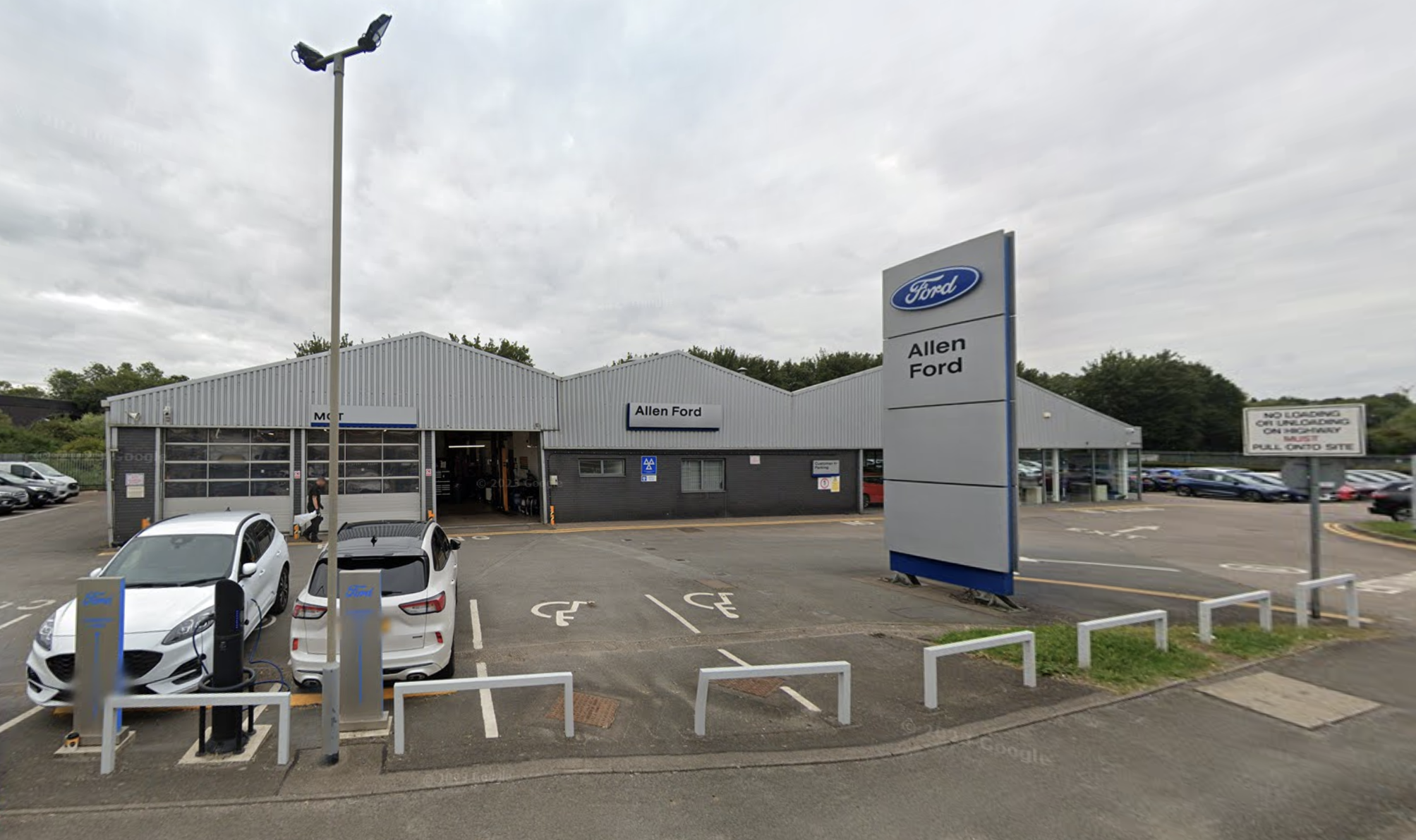 Ford loses Rugby match: Warwickshire car dealer to close as staff face ...