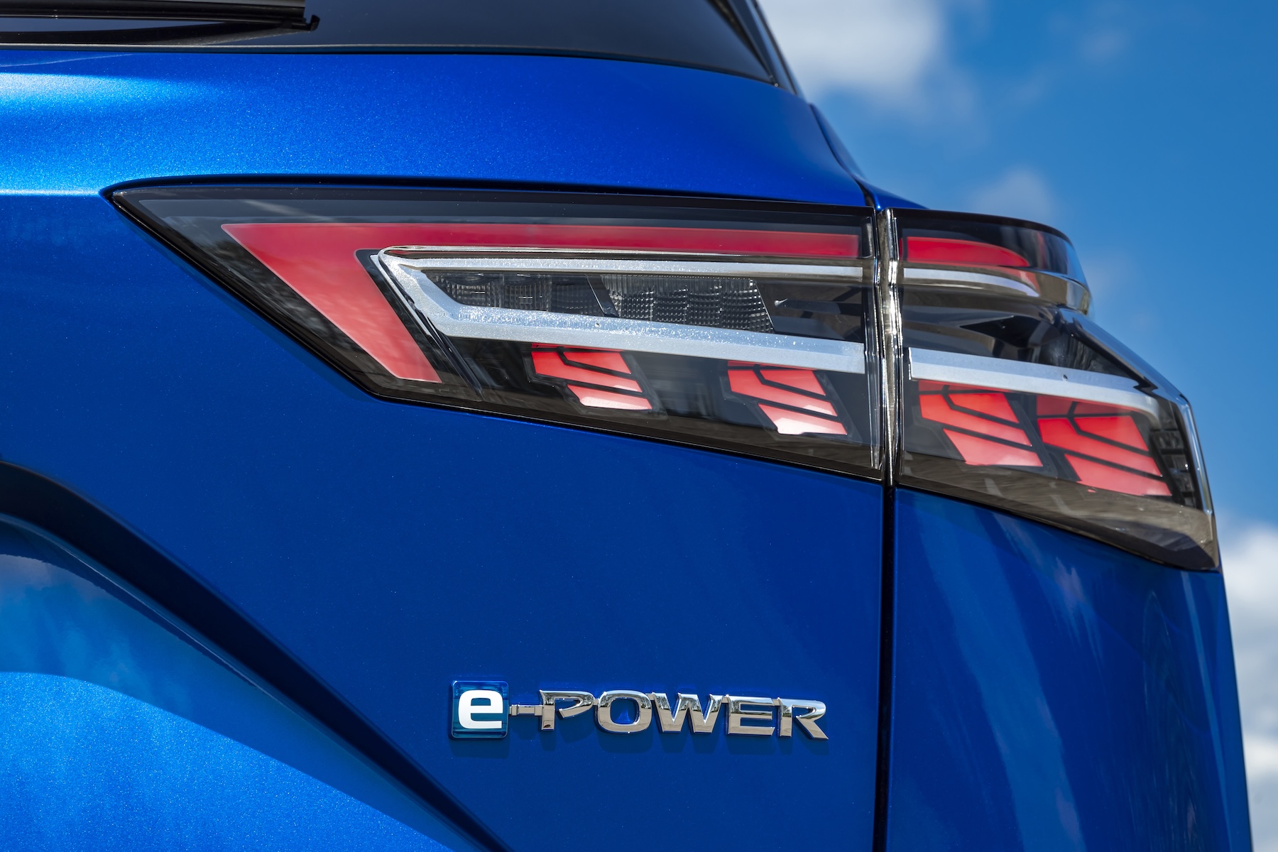 Government confirms hybrids to be sold until 2035 while ZEV Mandate ...