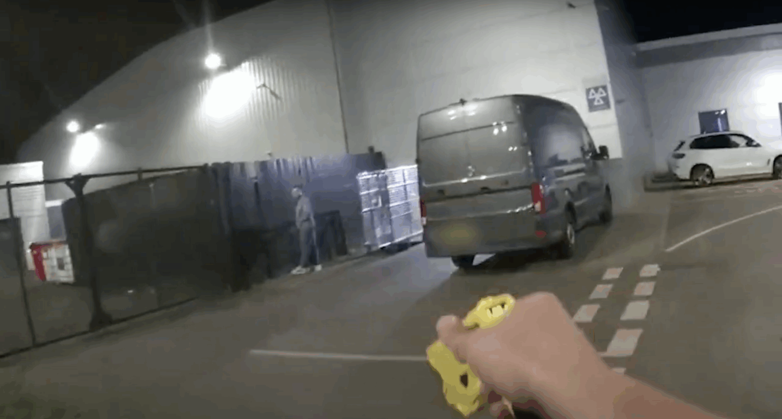 Taser wielding police officers apprehend would-be car thieves at Kent ...
